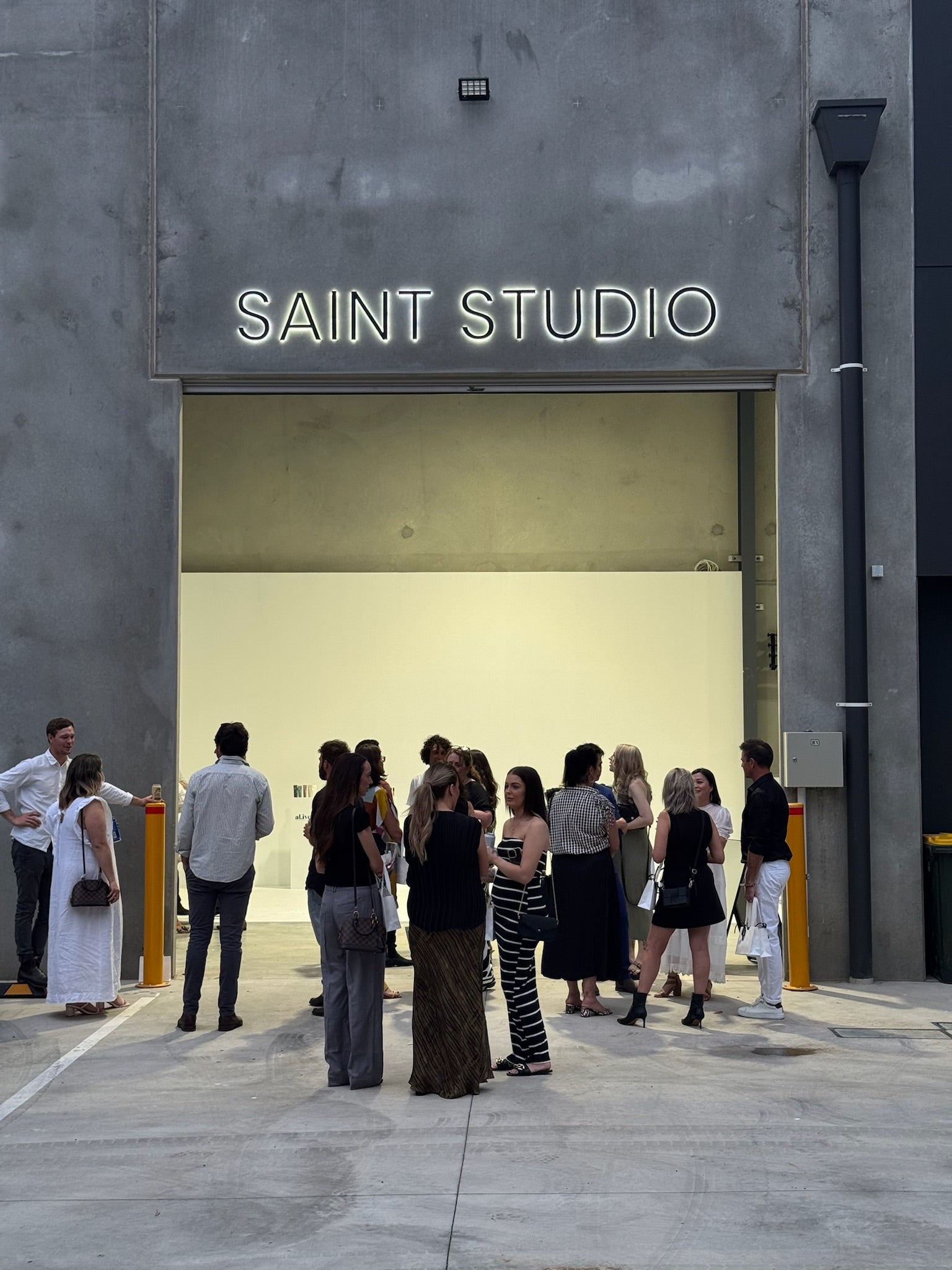 How to Host a Successful Photo Shoot in a Studio Setting – Saint Studio